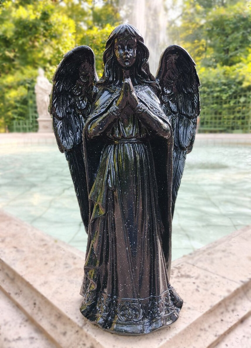 Статуэтка для кладбища Молящаяся Дева черный гранит 50 см