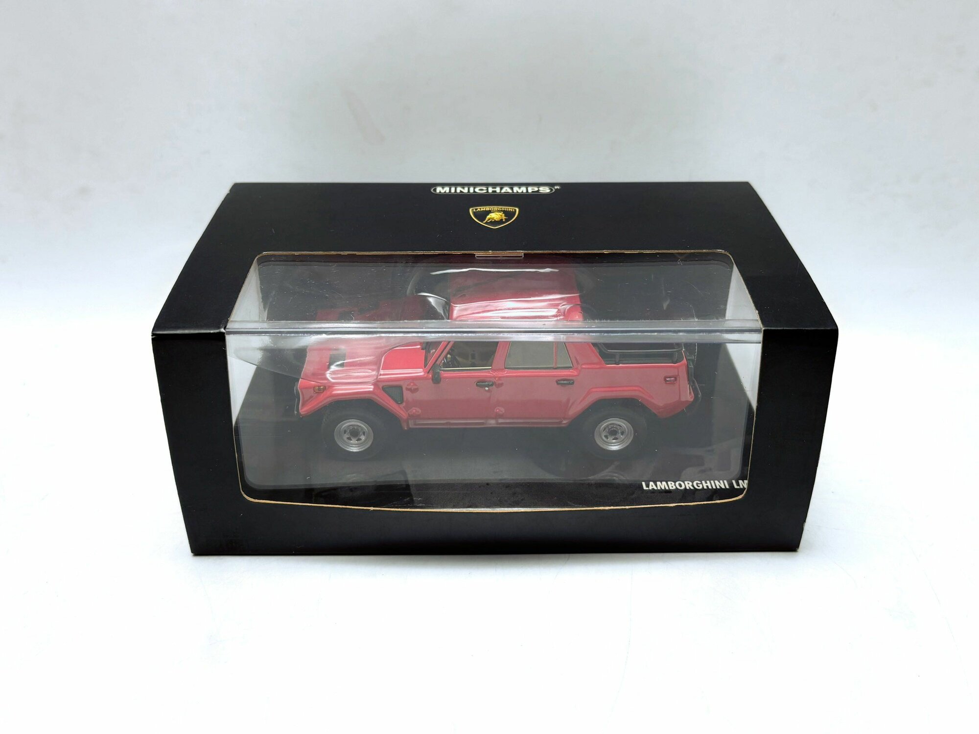 MINICHAMPS 1/43 Масштабная модель автомобиля Lamborghini LM002 из литого металла