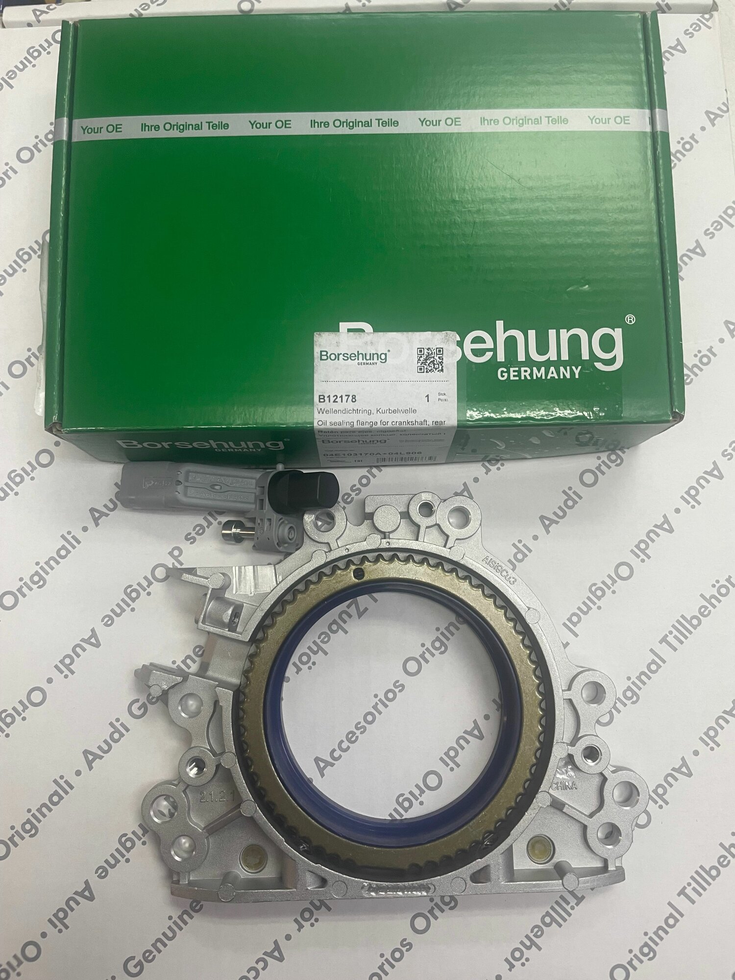 B12178 Borsehung Крышка коленвала задняя с датчиком для SKODA OCTAVIA (A7) (2013>)