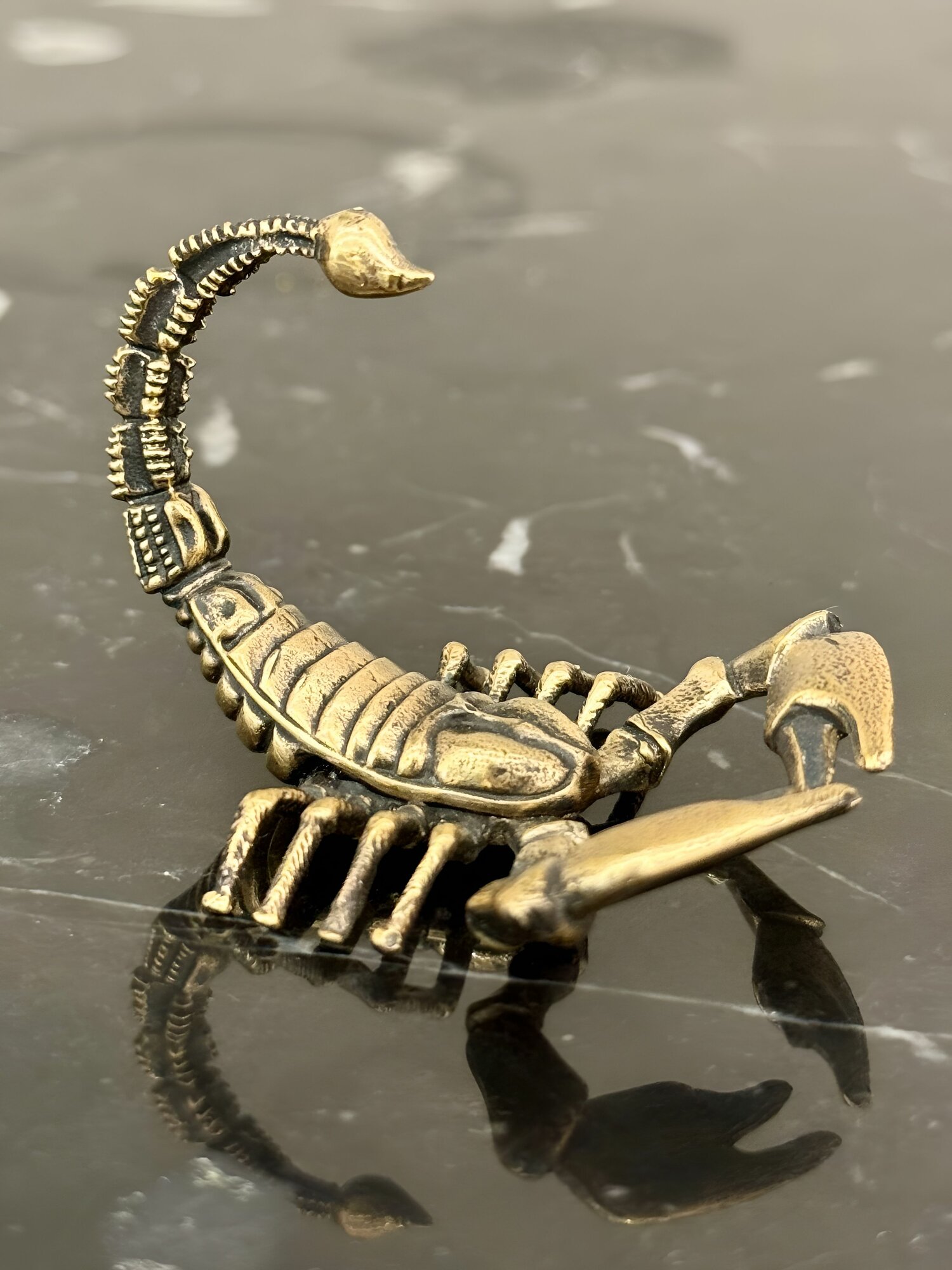 Статуэтка Скорпион для интерьера и декора, сувенир фигура бронзовое литье