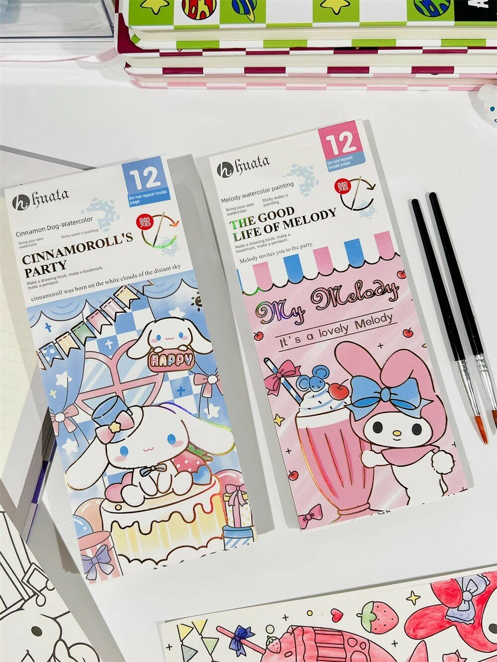 Набор с темами Little Yu и Little Mei, включая по 1 кисти для раскрашивания