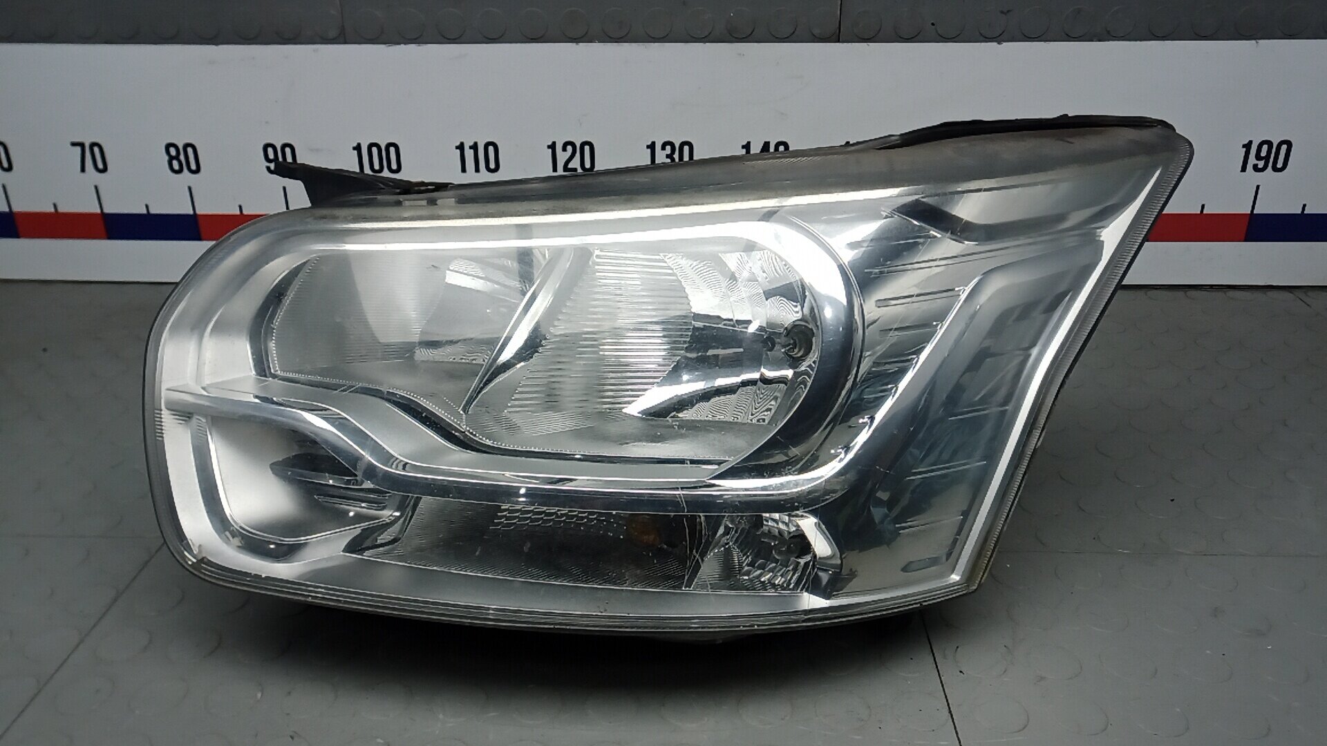 Фара левая FORD TRANSIT 8