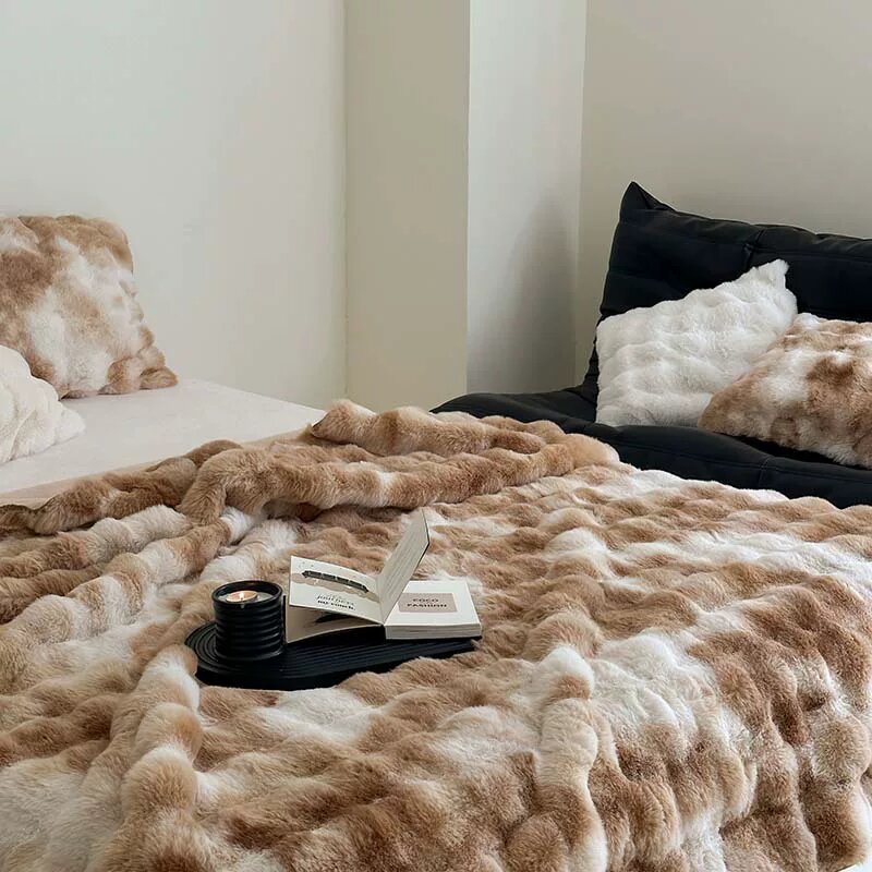 Тускани фальшивый меховой плед в бежевом цвете, размер 150x200 см, вес 2.7 кг для дополнительного тепла
