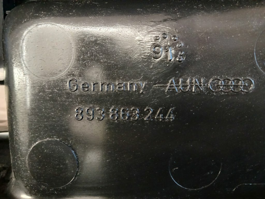 Консоль Audi 80 90 B3 86-91 — фото 1