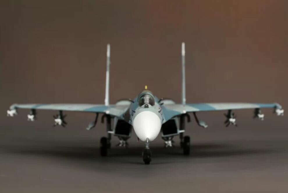 Готовая металлическая модель истребителя Су-27 Flanker-B Синий 388 ВВС СССР, авиасалон Ле Бурже 1989, масштаб 1:72, Hobby Master HA6003B