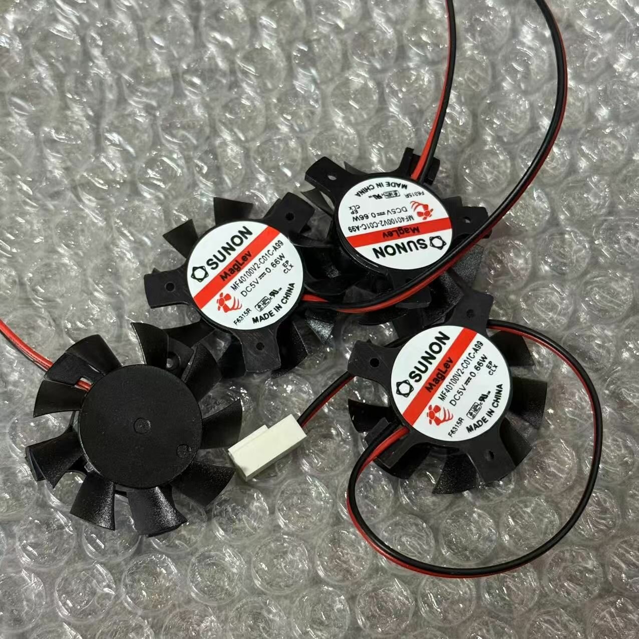 SUNON MF40100V2-C01C-A99 20-26-26 мм 37 мм 0,66 Вт бесшумный вентилятор 20x26x26 мм 37 мм 0,66 Вт