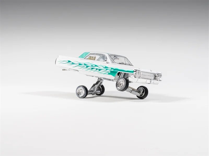 Bburago 1:64 Corona Impala SS 1964 LowRider / Coupe DeVille Белый, pearl white