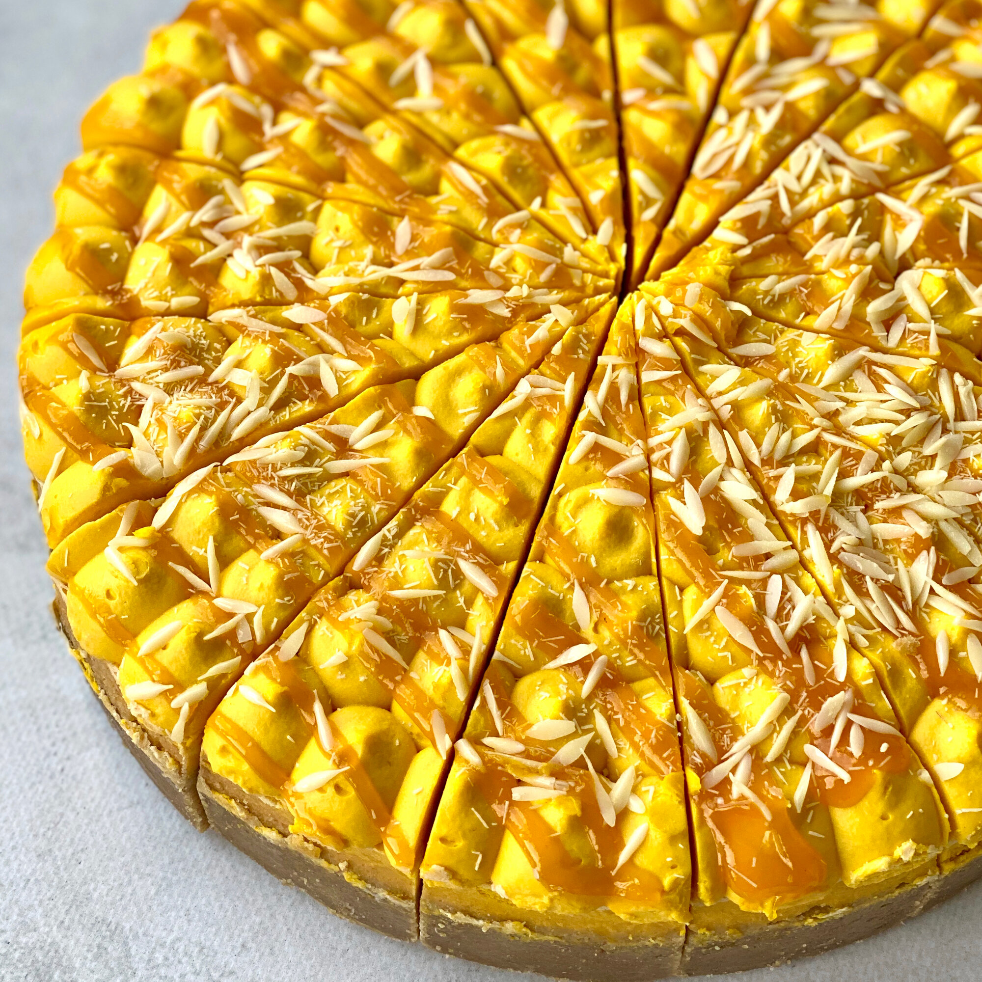 Чизкейк Dessert Fantasy "Манго Маракуйя", песочное тесто, творожный сыр