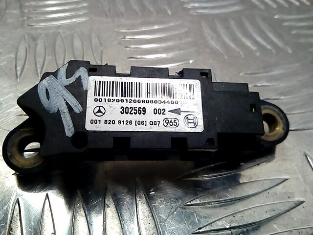 Датчик удара / 377345 0018209126 A0018209126 для Mercedes C-Class (W203) (с пробегом)