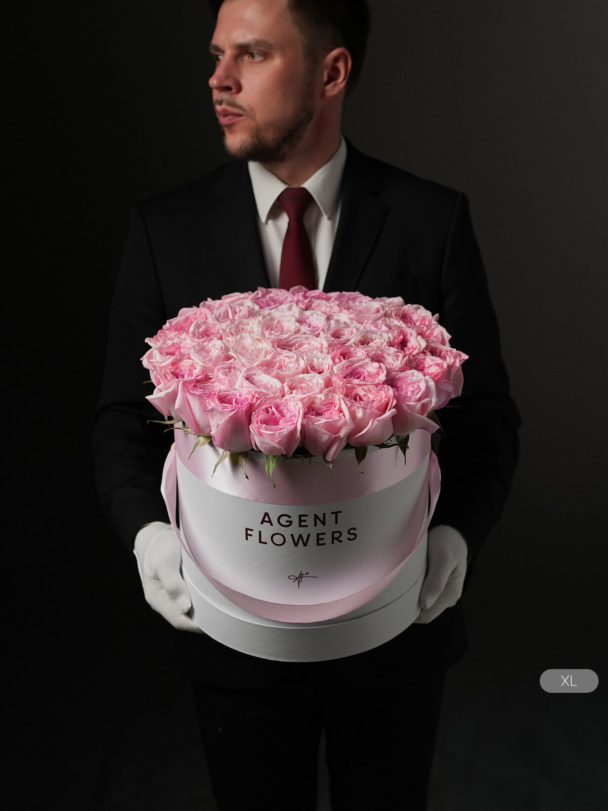 Пионовидные ароматные розы Pink O'Hara в шляпной коробке - XL (Ø 30см) - Белая
