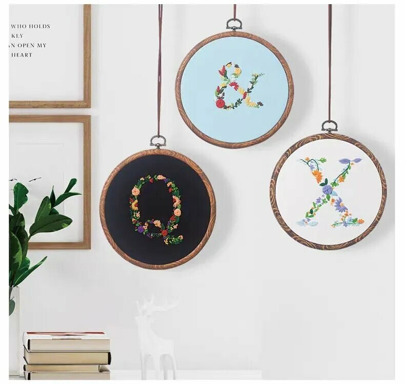 Индивидуальные материалы для вышивки алфавита любой буквы, 3 размера для выбора или 26 шаблонов букв сразу. В комплект входят достаточное количество нитей для вышивки (для справки) и видео-инструкции.