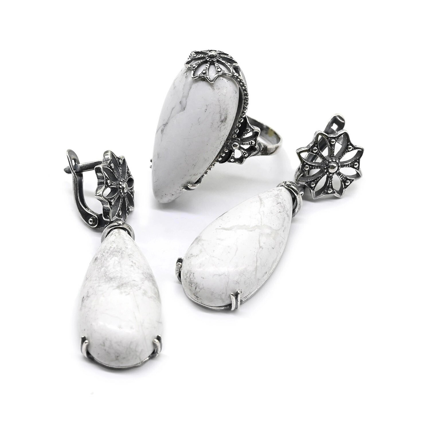 Комплект бижутерии: кольцо, кахолонг