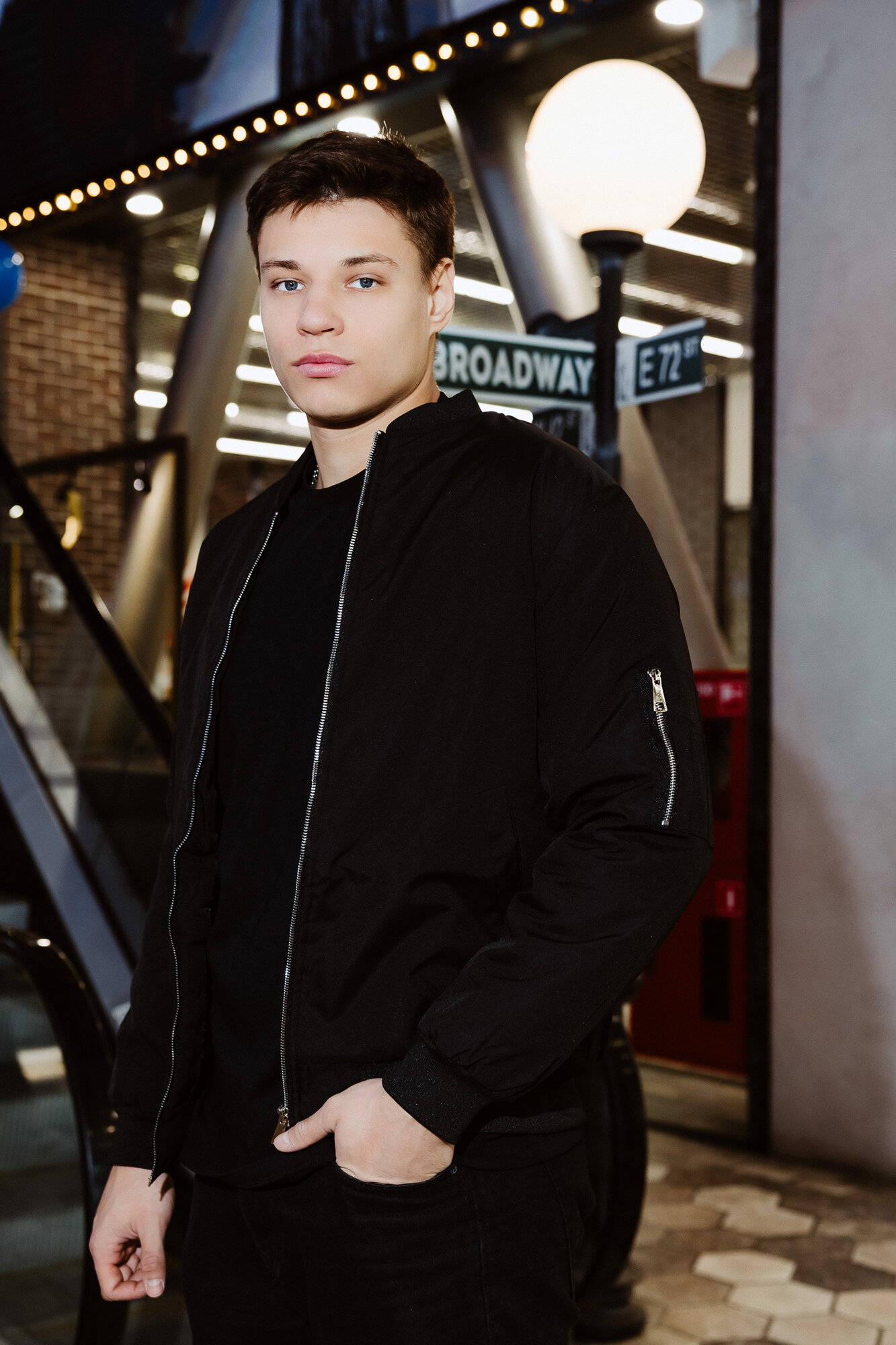 Бомбер  бомбер черный классический повседневный