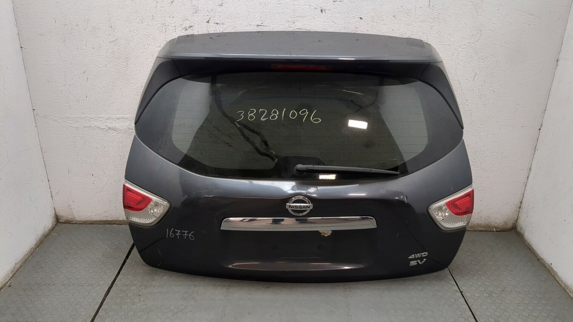 Крышка (дверь) багажника Nissan Pathfinder Б/У