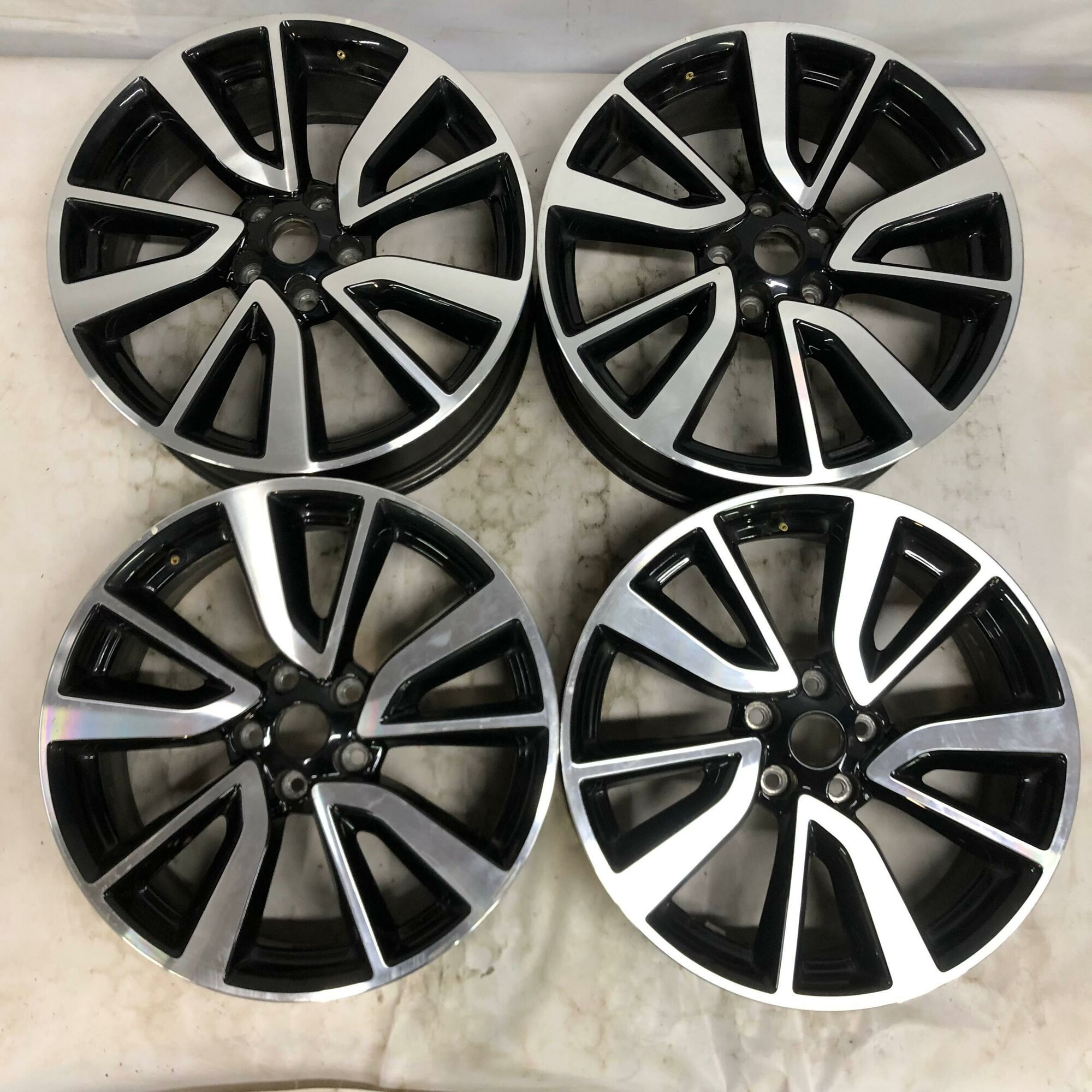 Колесные диски Nissan 19x7 PCD 5x114.3 D66.1 ET40 (оригинал)