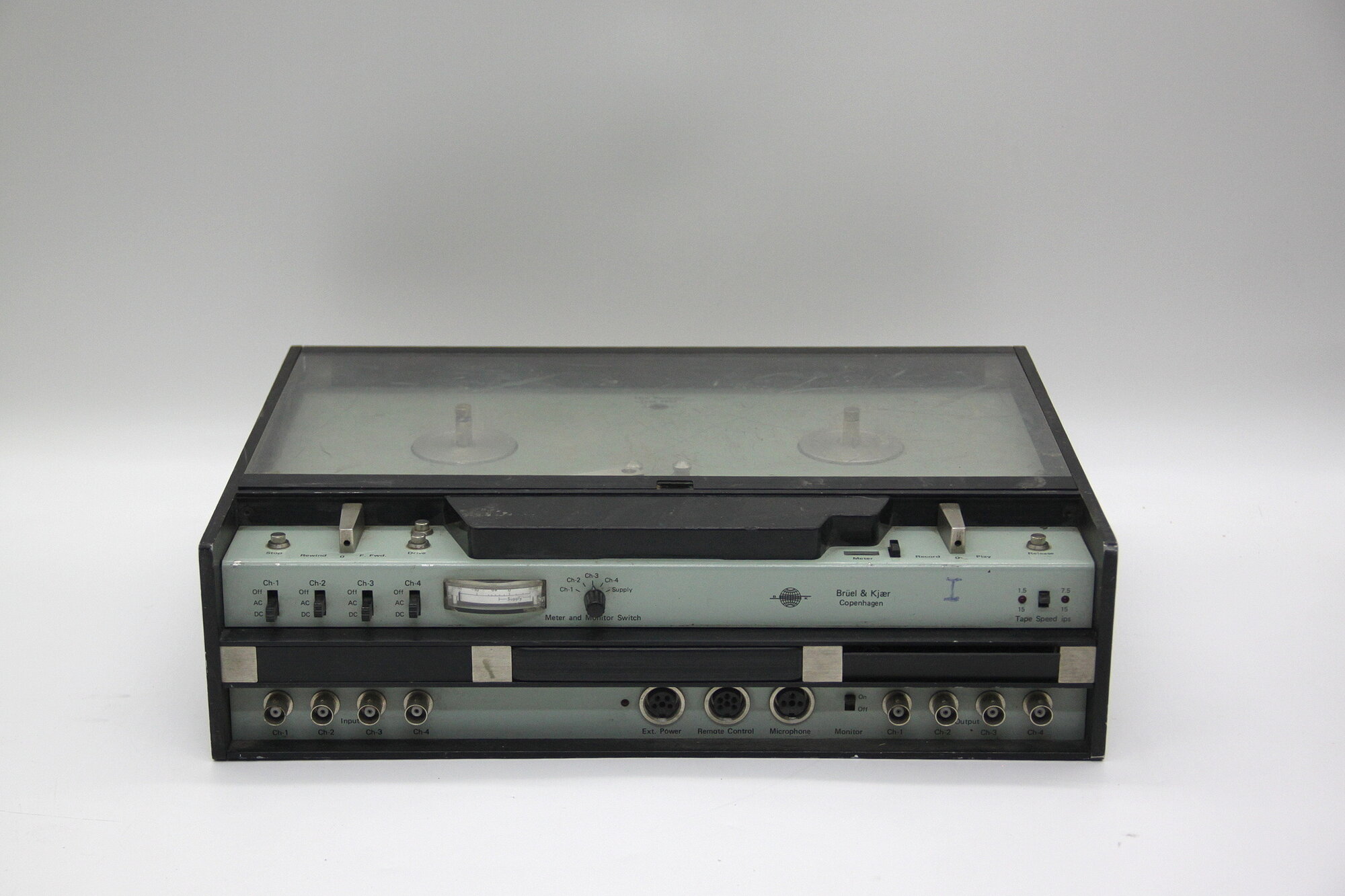 Катушечный магнитофон Bruel & Kraer 7003