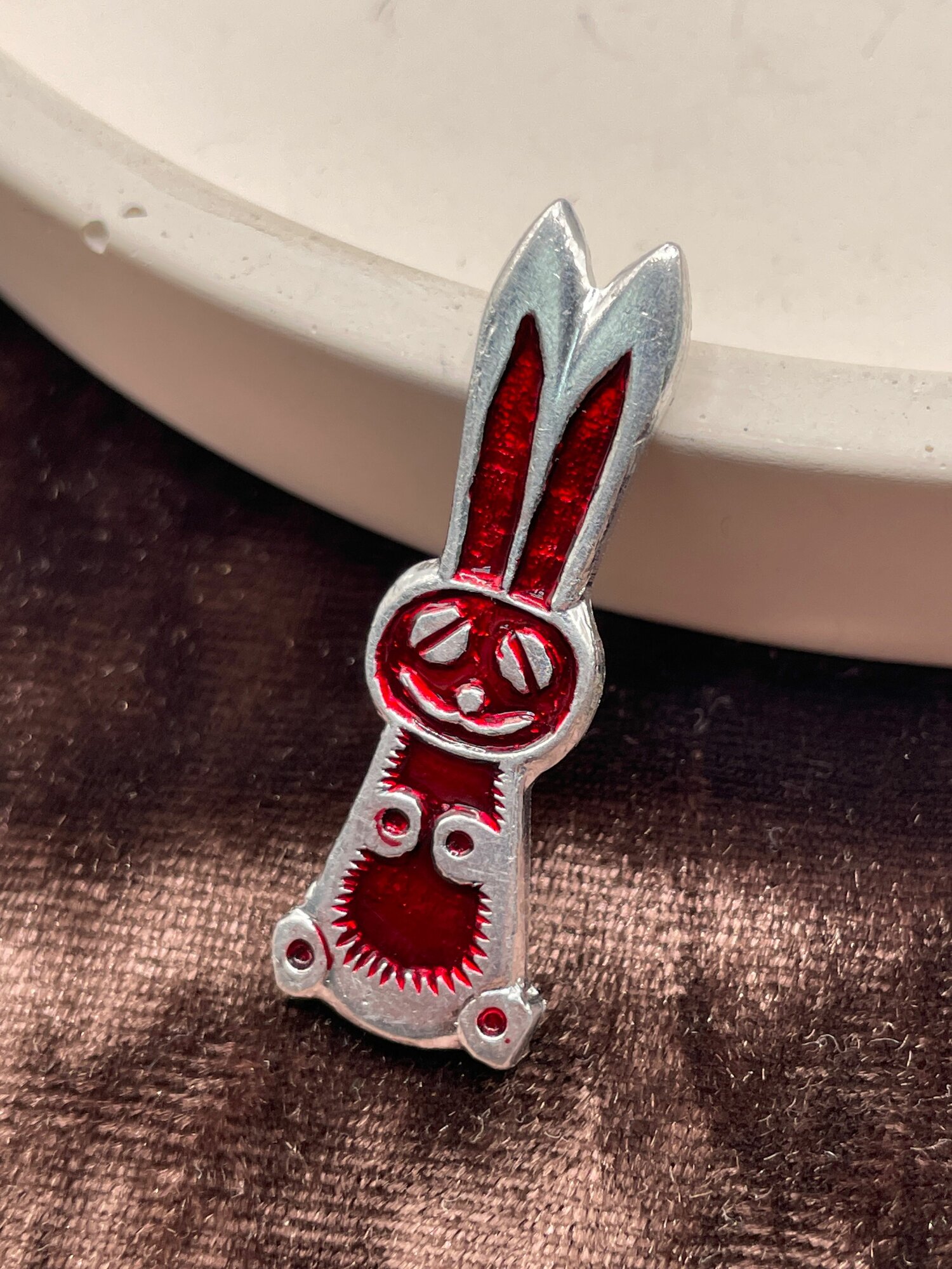 Винтажная детская брошь значок, Заяц