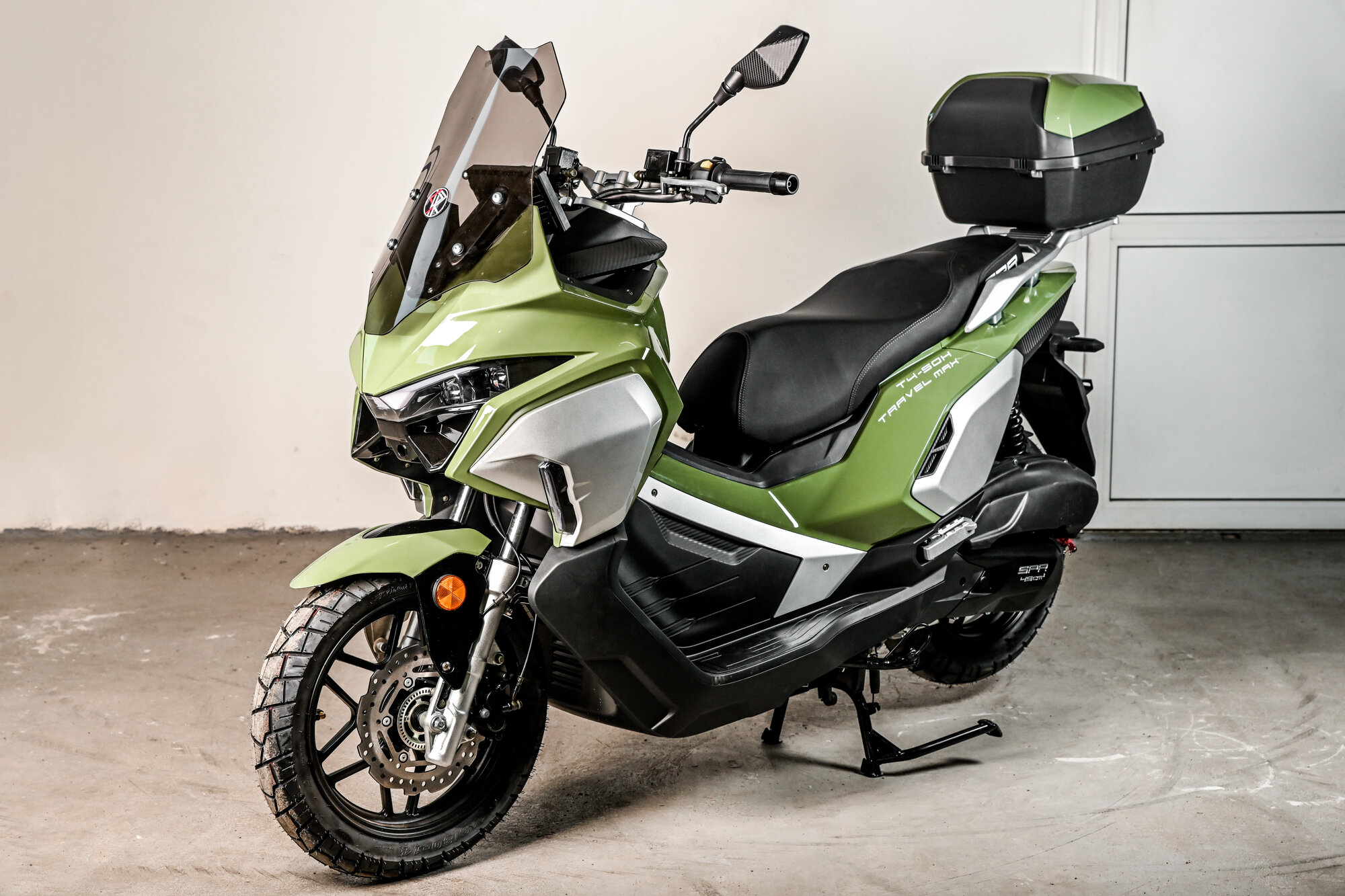 Максискутер SPRMOTORS TRAVEL MAX, 180см3, 17 л. с. Без ПТС (49cc), в заводской упаковке