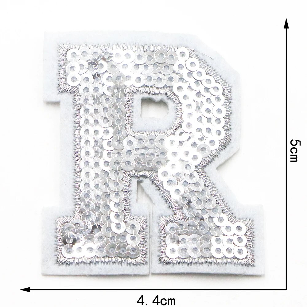 Блестящие вышитые буквы для пошива R