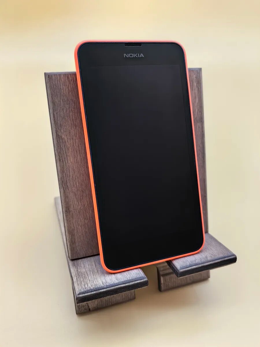 Мобильный телефон Nokia Lumia 630