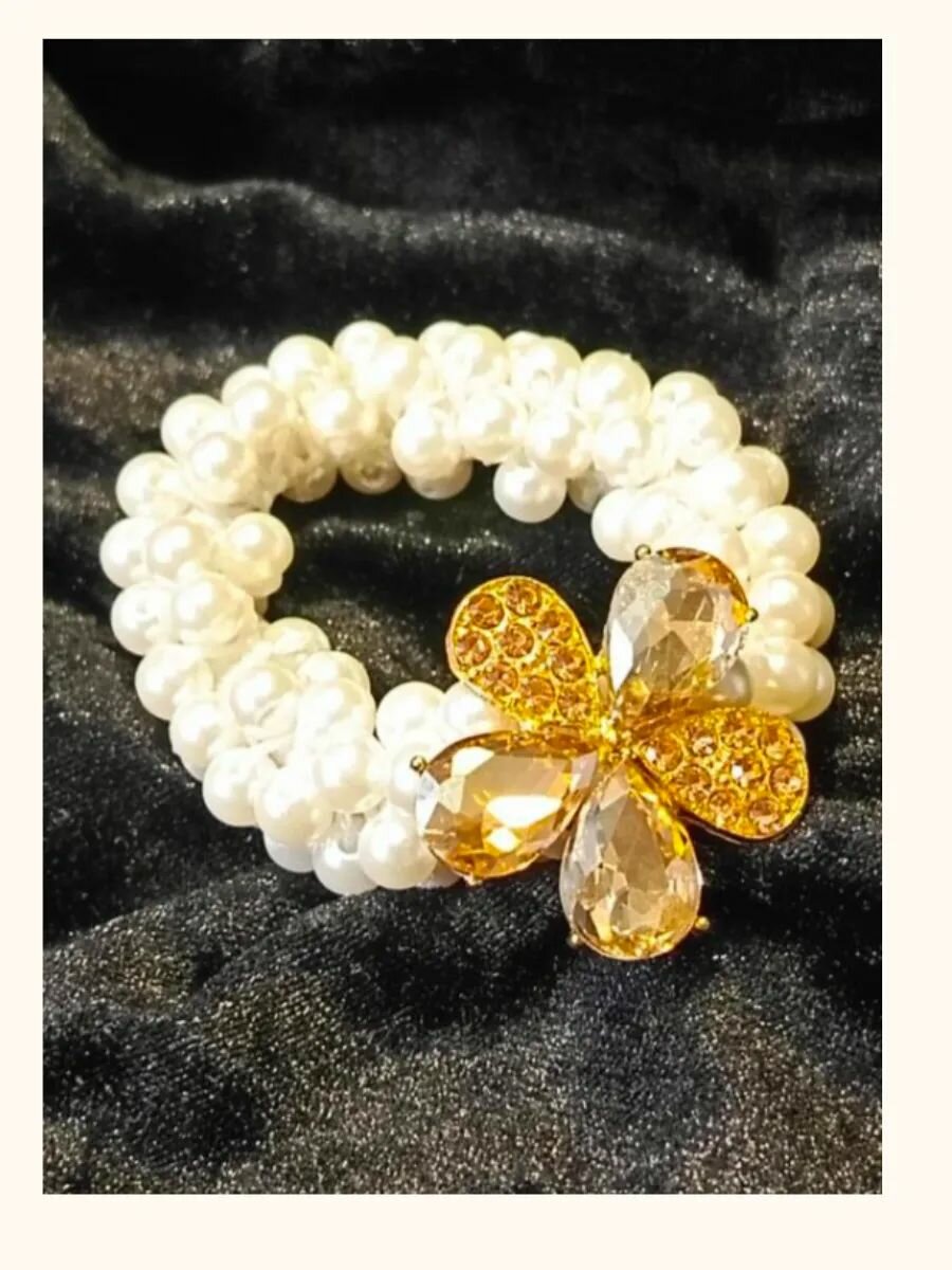 Резинка для волос белая с жемчугом