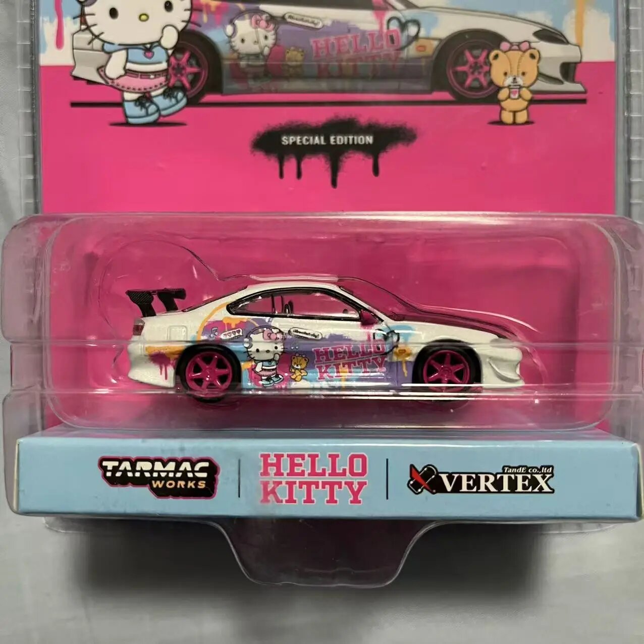 Tarmac Works Hello Kitty Nissan Silvia (S15) 1:64 Розовый — фото 1