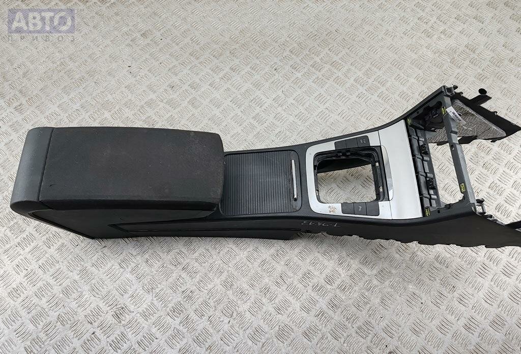 Подлокотник Volkswagen Passat B6