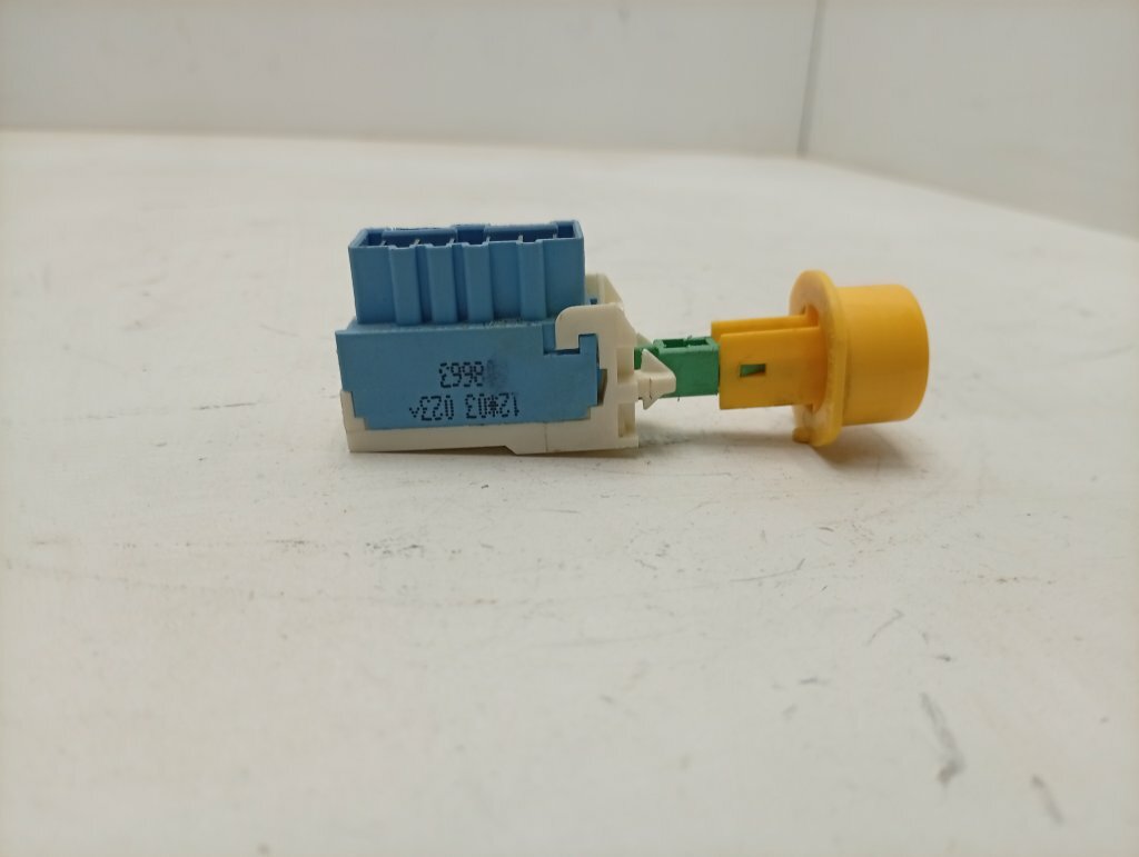 FCS800C кт34 Сетевая кнопка для стиральной машины Zanussi 1249271311 б/у