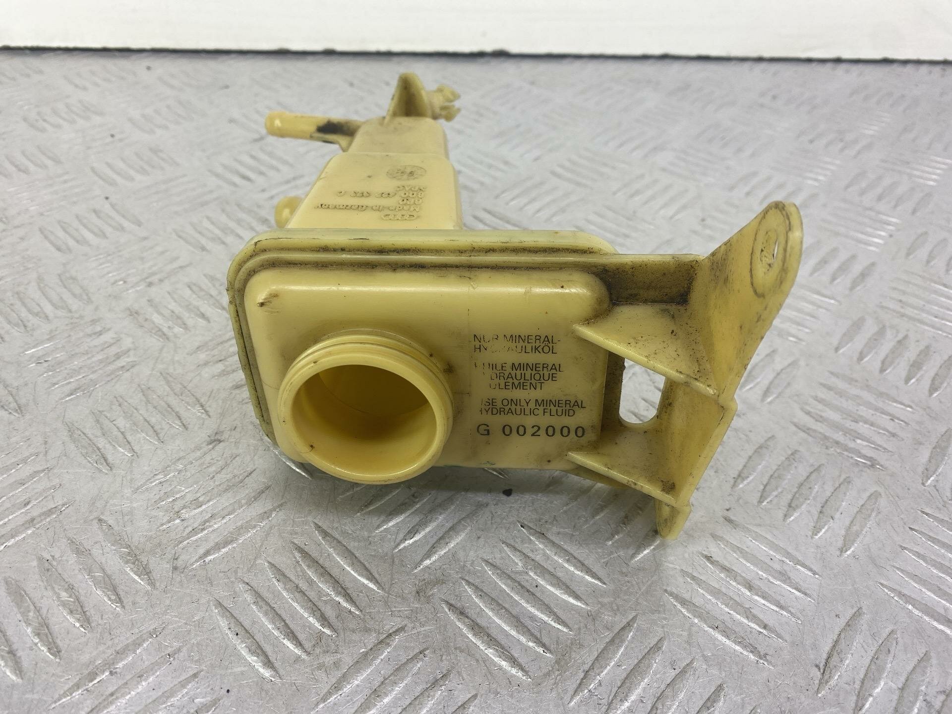 Бачок гидроусилителя Volkswagen Passat B5 1999 8D0422373C