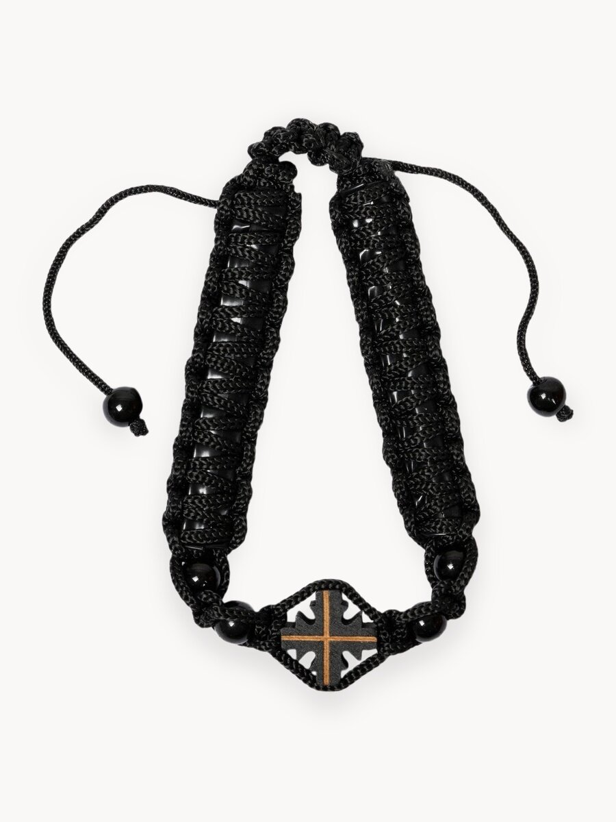 Плетеный браслет, дерево