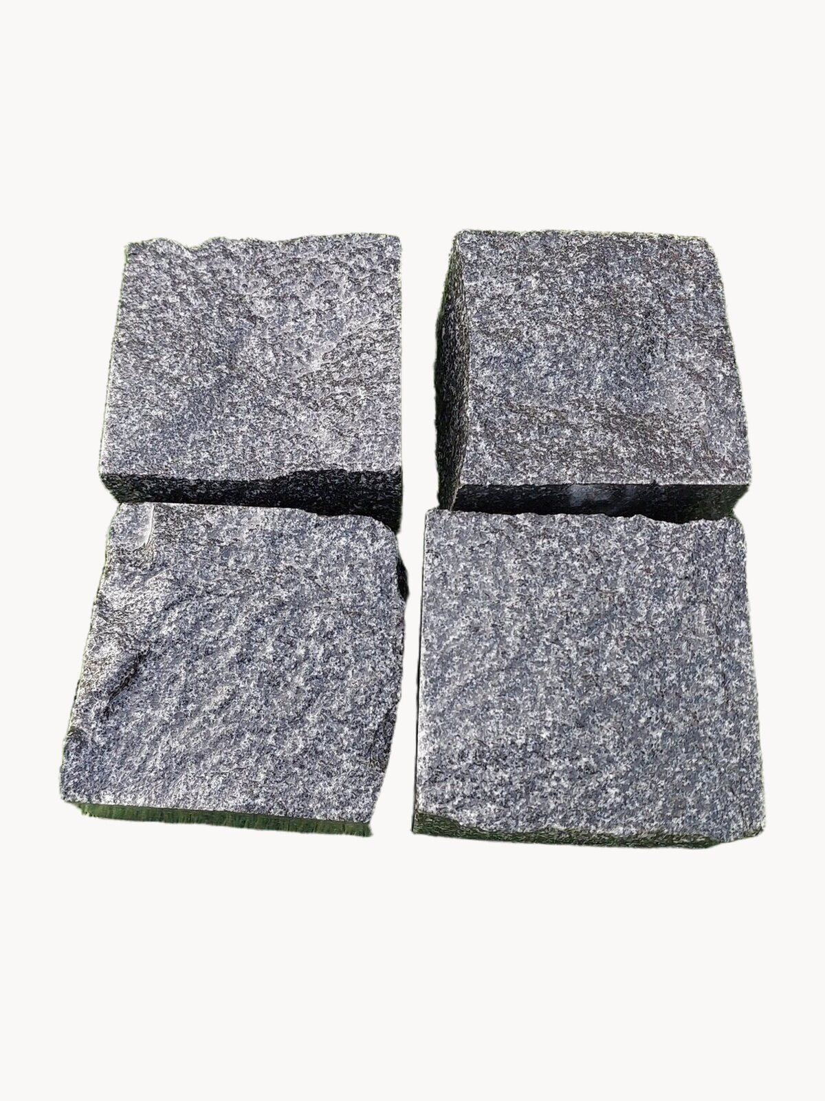 Колотая гранитная брусчатка черная 100*100*50 мм