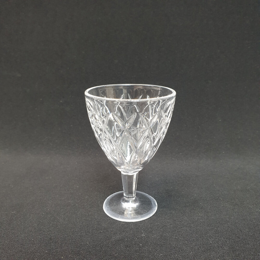 Винтажная рюмка на ножке "Ромбы" 50 мл, хрусталь, СССР.