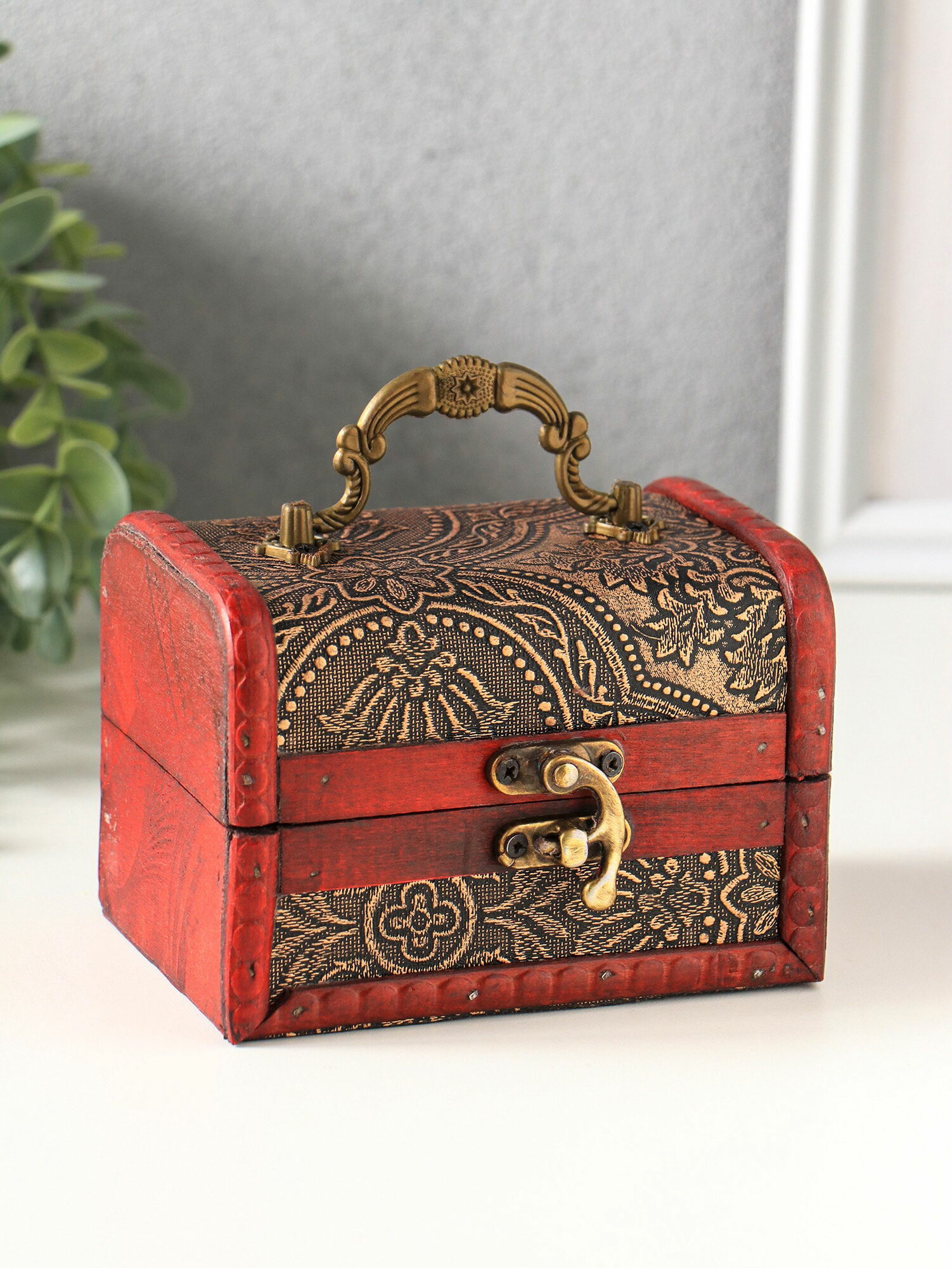 Шкатулка для украшений "Сундук с ручкой. Лаконичность", дерево, 12x8x8 см
