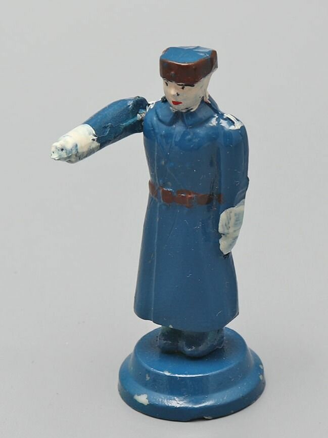 Антикварная детская игрушка "Регулировщик", пластмасса, СССР, 1950-е
