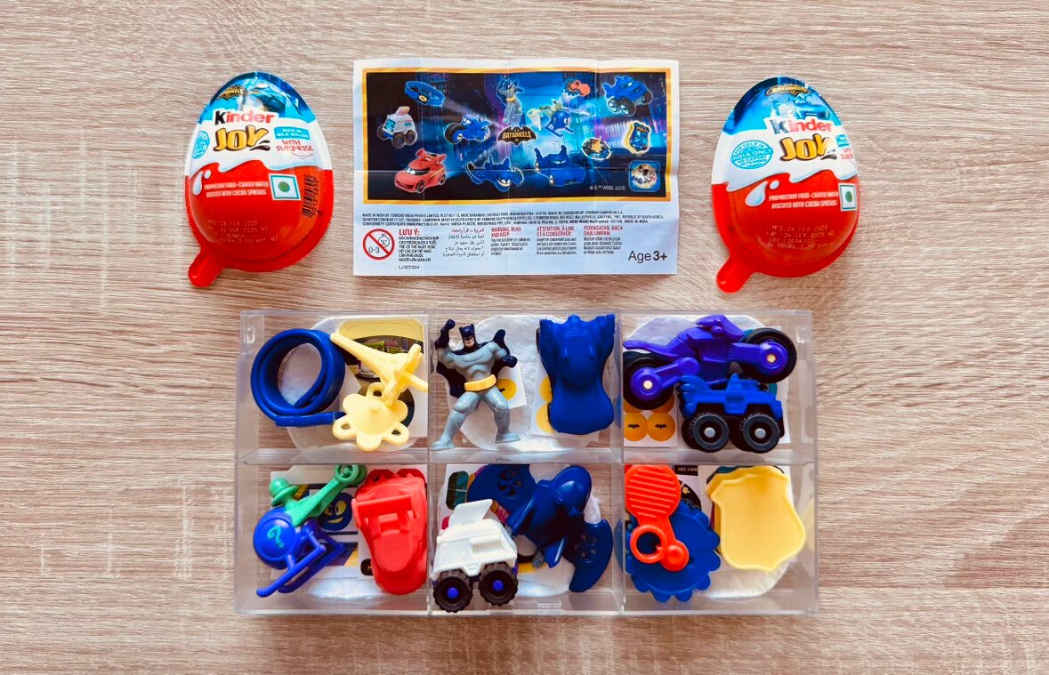 Kinder Schokolade Ei Batman Englisch Edition: 12 Sammlerfiguren mit Anleitung