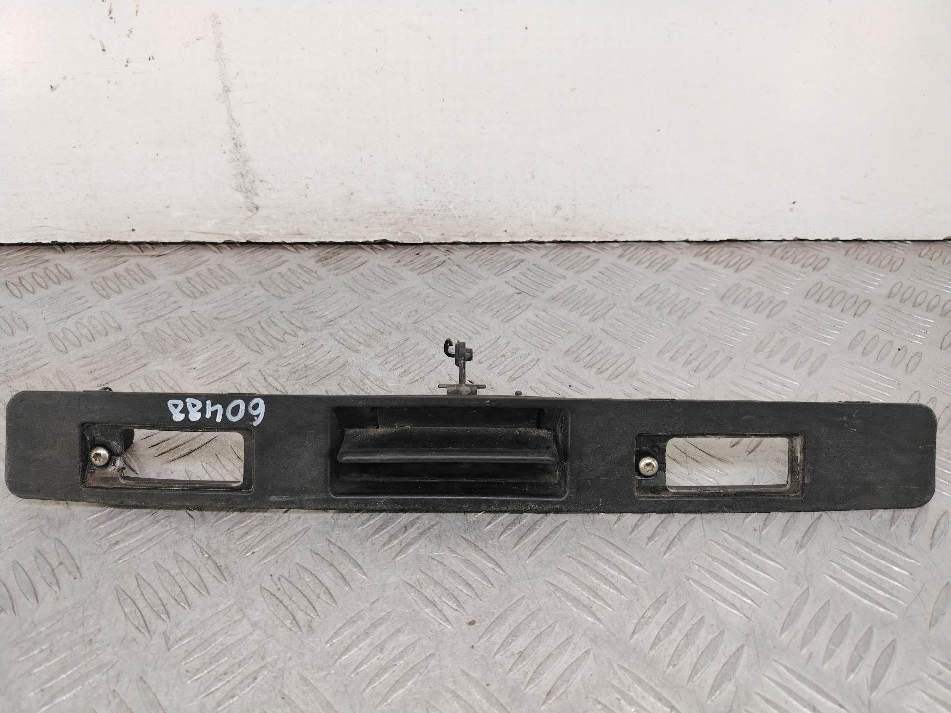 Накладка подсветки номера Volvo V70 2 2004 9203101