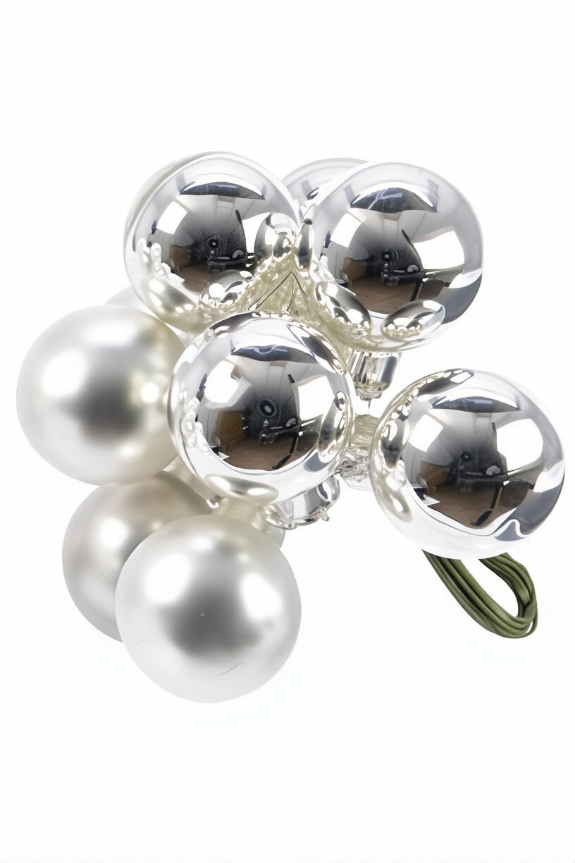 Гроздь миниатюрных стеклянных матовых и глянцевых шариков на проволоке, 10 шаров по 20 мм, серебряная, Winter Deco 715076-серебро