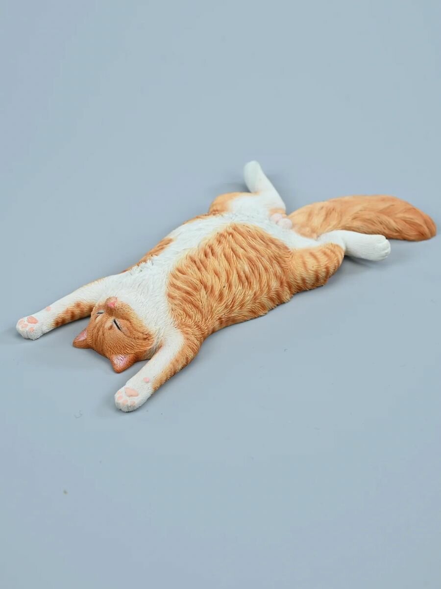 Фигурка Потягивающийся рыжий кот