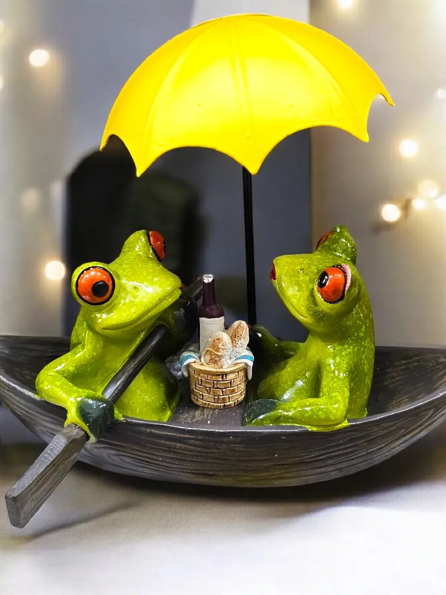 Статуэтка лягушки в лодке на пикнике подарок с юмором