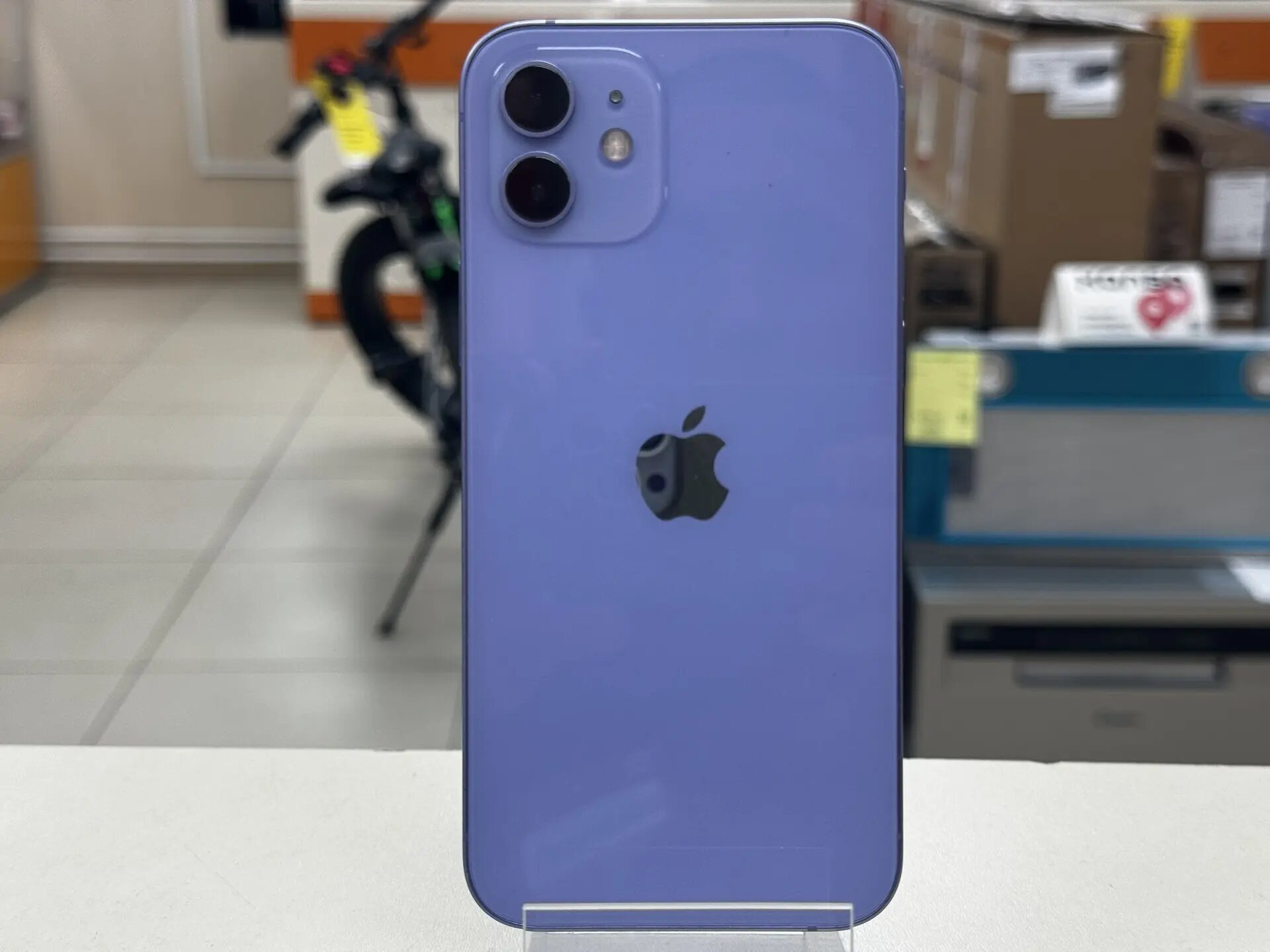Смартфон Apple iPhone 12 64Gb, (Б/У), уценка