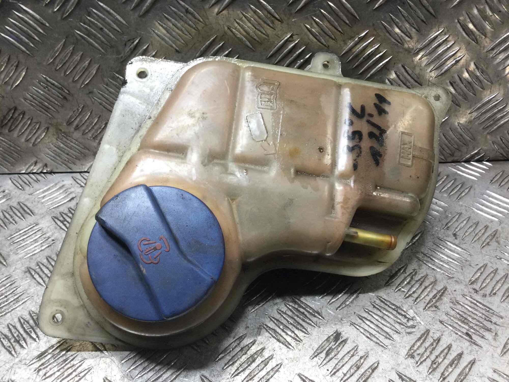 Б/У Бачок расширительный Audi A4 B5 (1994-1999) 1999 г.