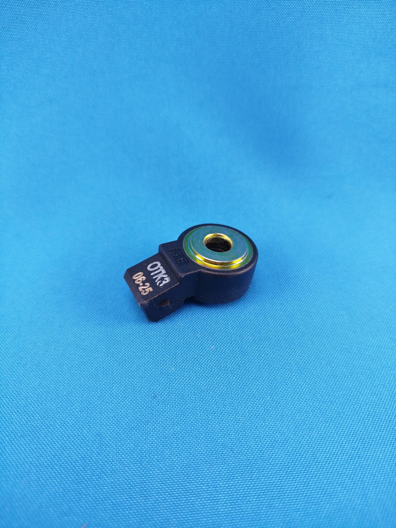 Датчик детонации "АвтоТрейд" для автомобилей ГАЗ, УАЗ дв. 405, 409, ВАЗ 2110-12 16кл.