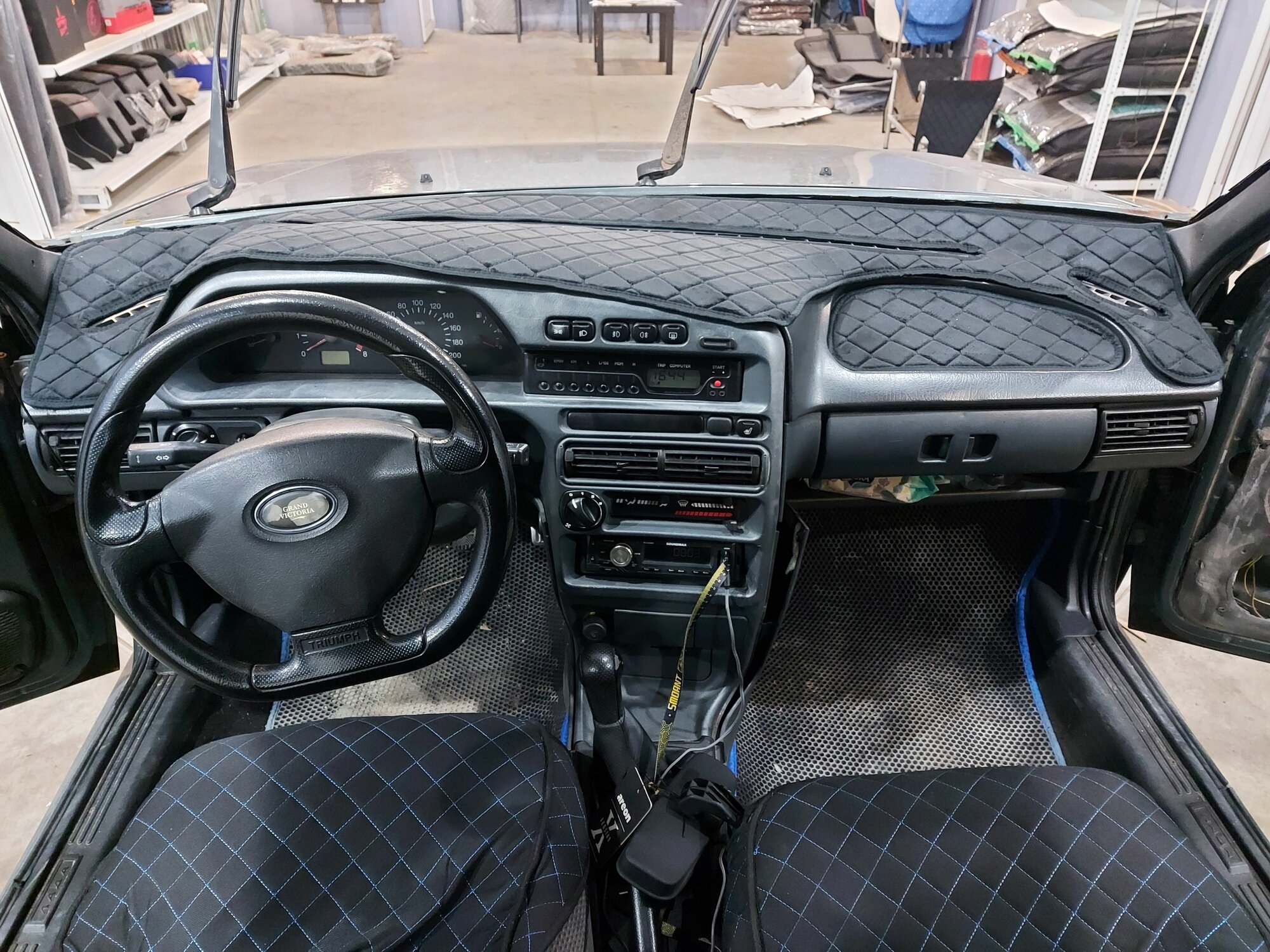 Накидка на приборную панель