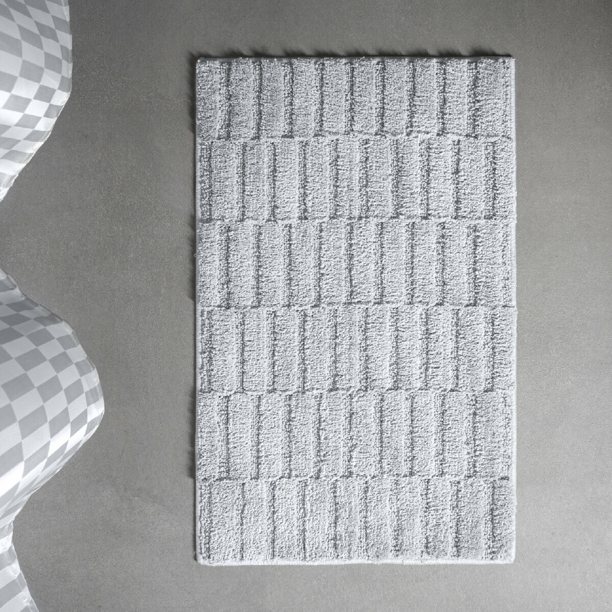 Коврик для ванной комнаты однотонный 50х80 см Terapy серого цвета
