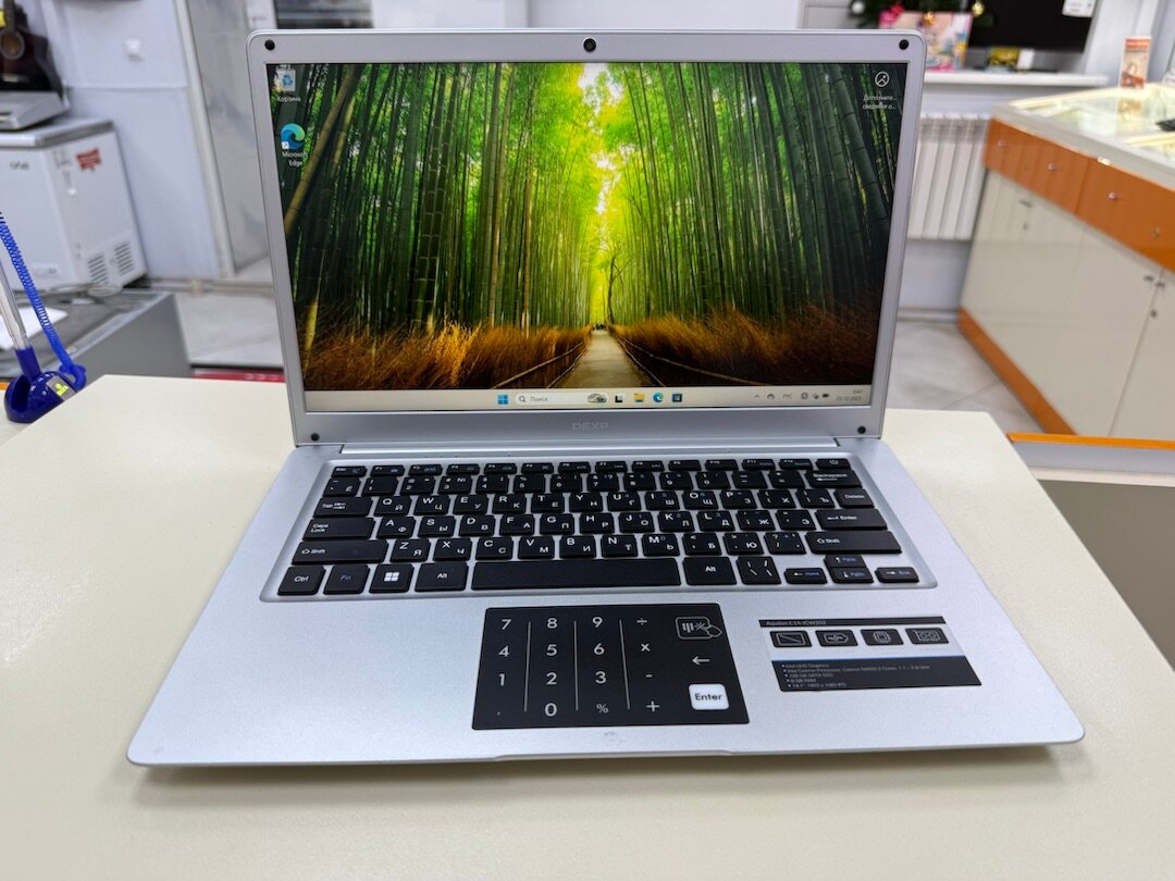 Стильный ноутбук DEXP Aquilion C14-ICW300, б/у, уценка