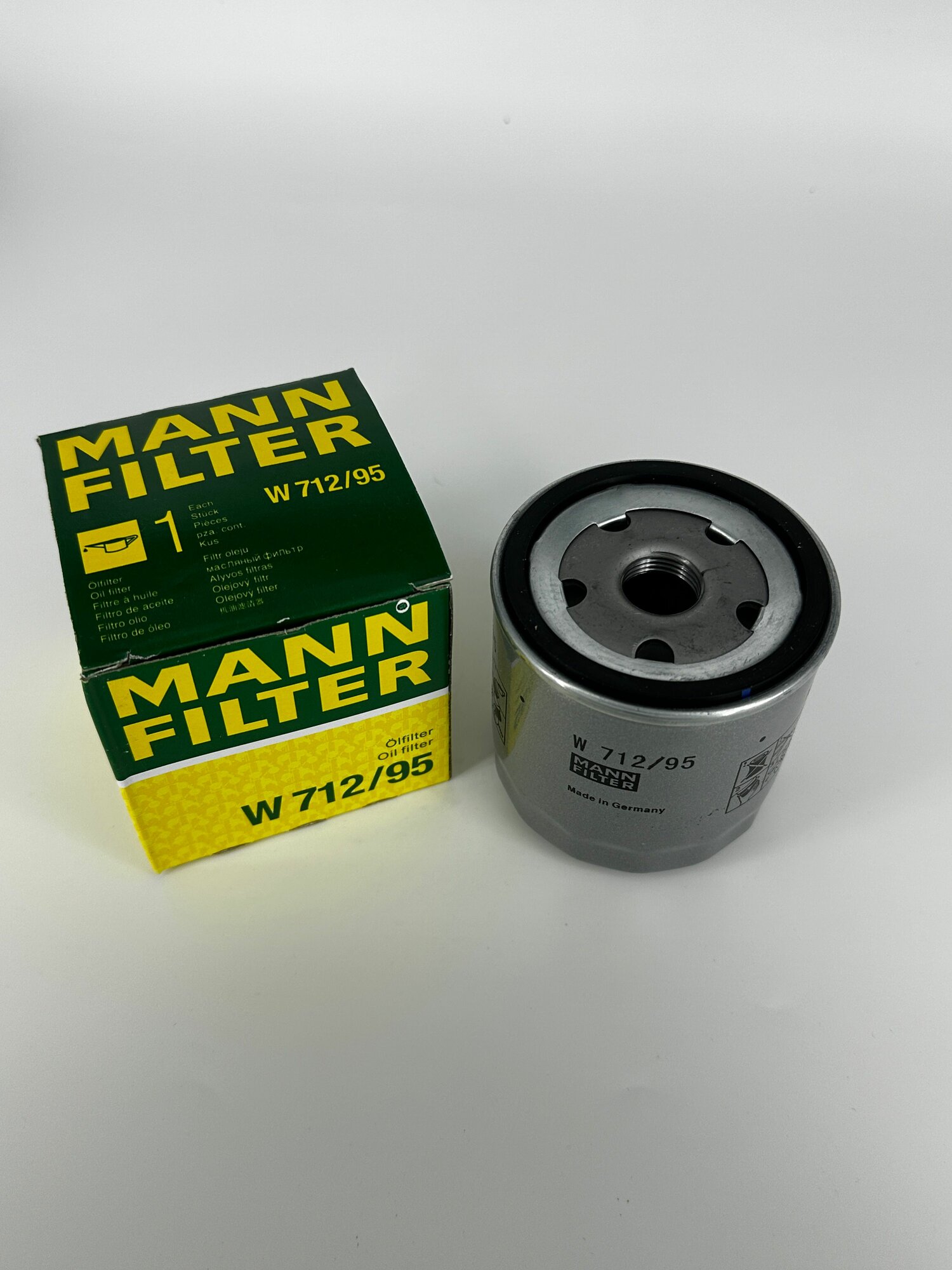 Фильтр масляный двигателя W712/95