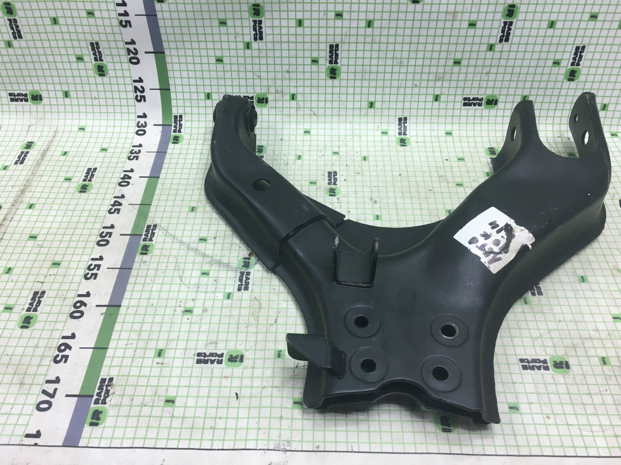 Рычаг передний нижний левый для Great Wall Hover