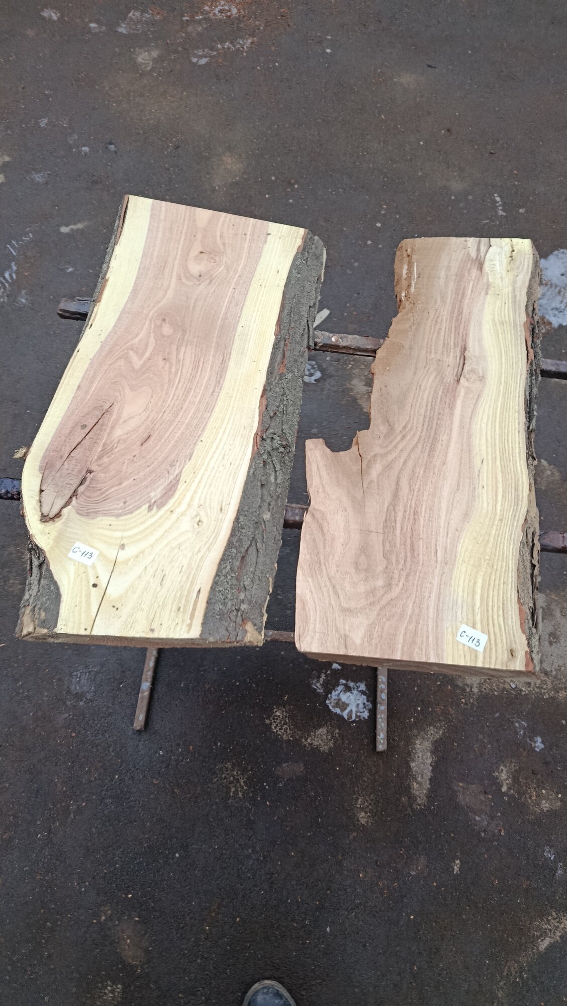 Слеб из акации, комплект из 2-х штук 60х23х4см,60х30х4 см(С113) с живыми краями