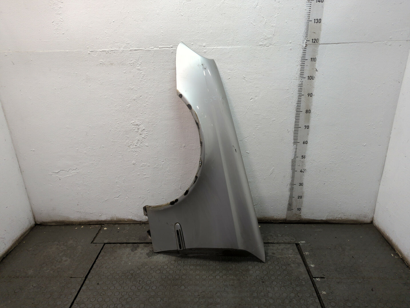 Крыло левое переднее Mercedes E W211 Б/У