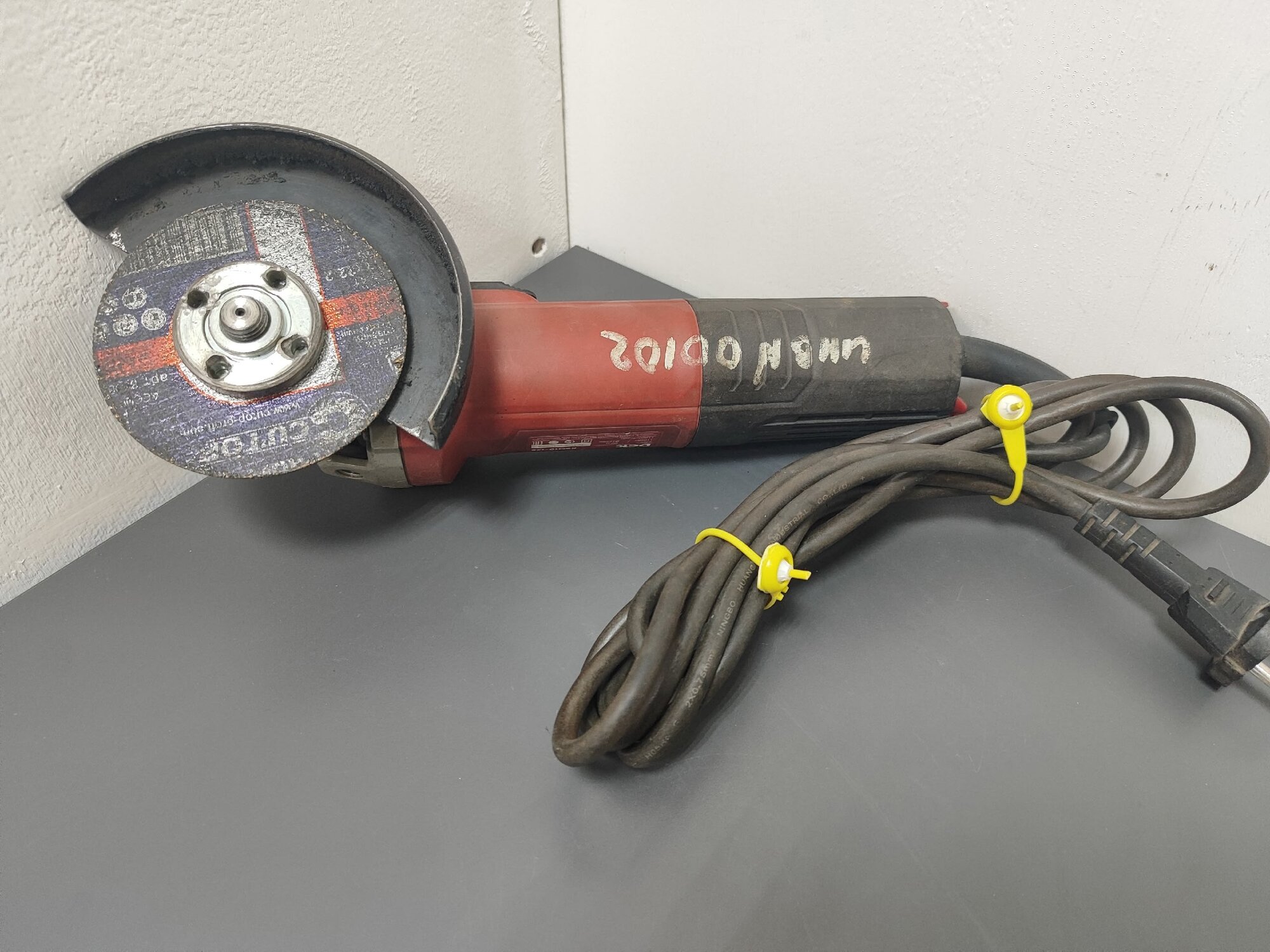 Машина шлифовальная угловая DCK KSM10-125, 1100Вт, пылезащита, усиленные шестерни, Б/У, Уценка